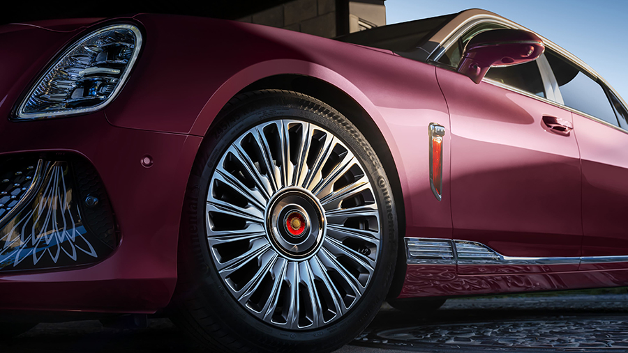 The Hongqi Guoya luxury sedan will be available in Russia by mid-2026 ...