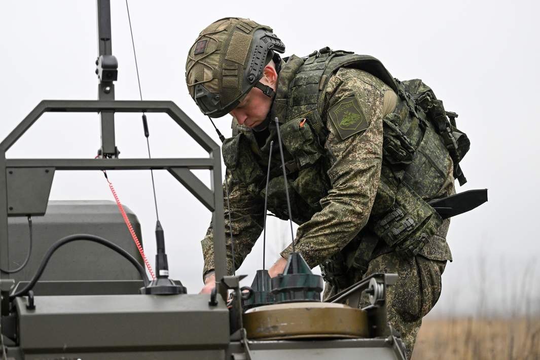 Closed "eyes": troops began using robots to create smoke screens ...