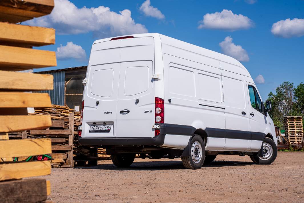 We've reached the "handle": the pros and cons of a Russian van with a ...