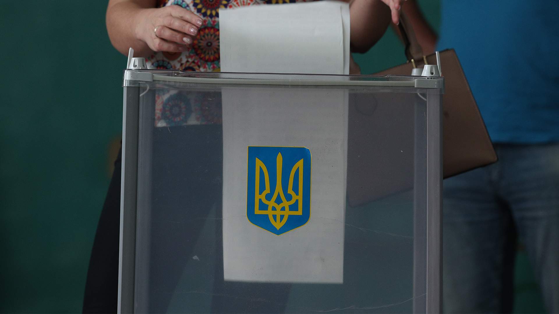 Выборы на Украине: в МИДе настаивают на участии в выборах живущих в РФ ...