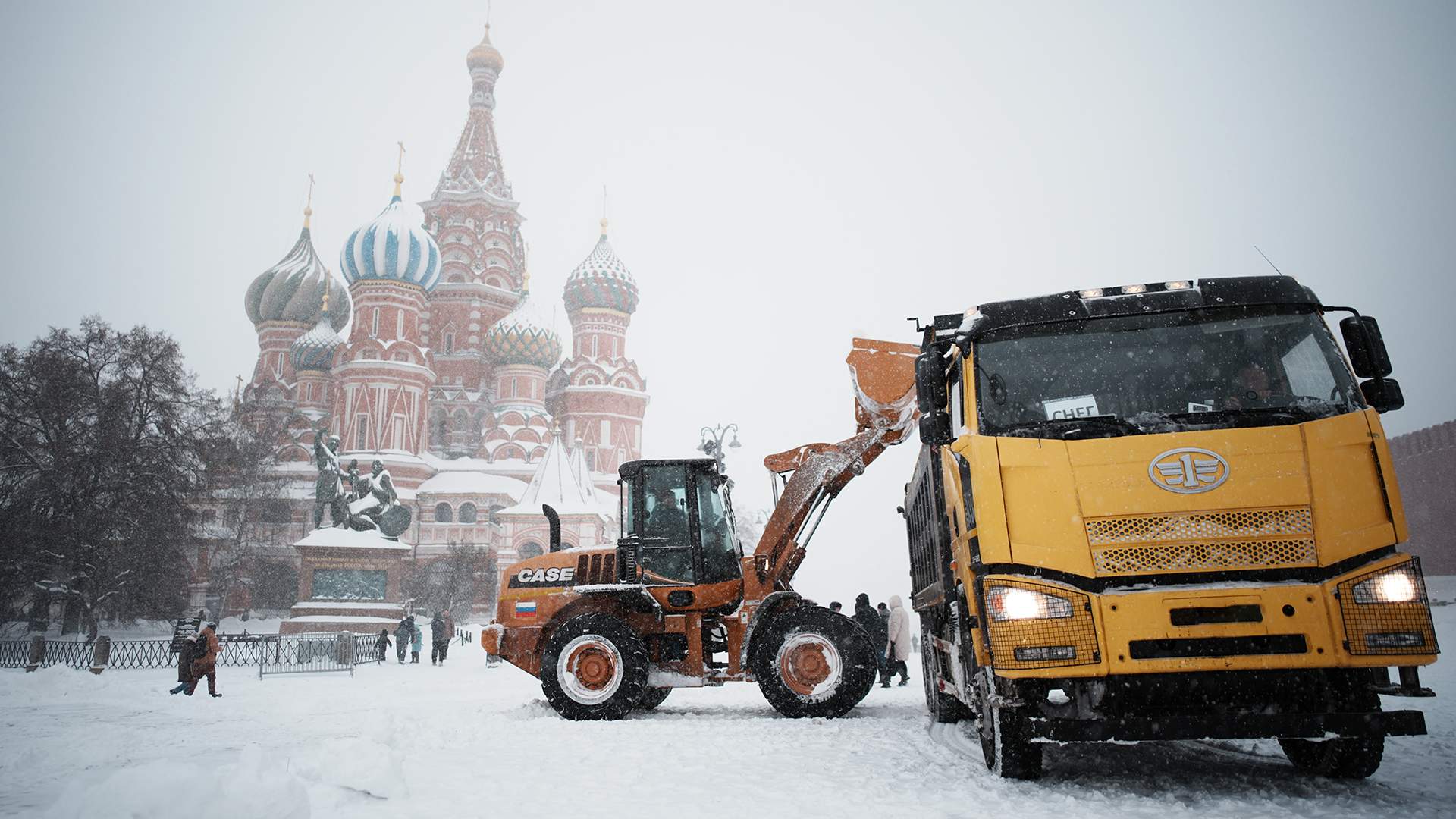 Blue Moscow snowstorms: what Cyclone Frances brought | Articles | Izvestia