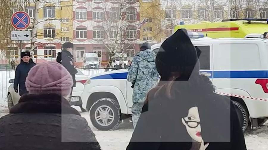 Отца устроившей стрельбу в гимназии в Брянске девочки доставили на ...
