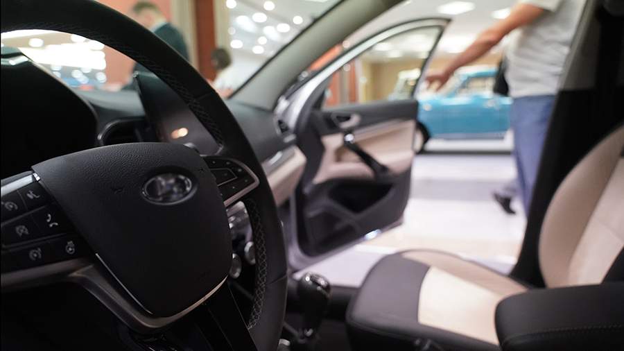Продажи новых легковых автомобилей в России выросли на 69% в 2023 году ...