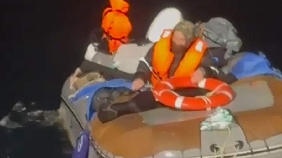 Врач рассказала, что помогло дрейфовавшему в Охотском море мужчине ...