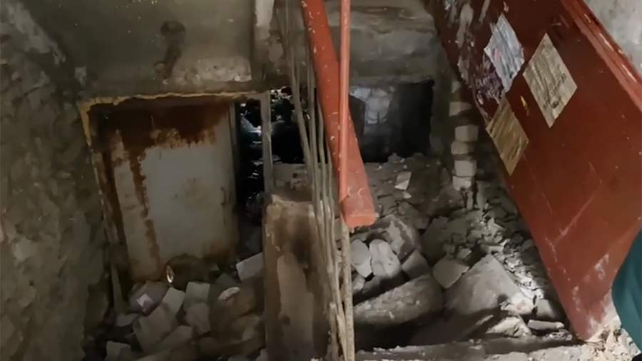 A flight of stairs collapsed in a residential building in Saratov ...