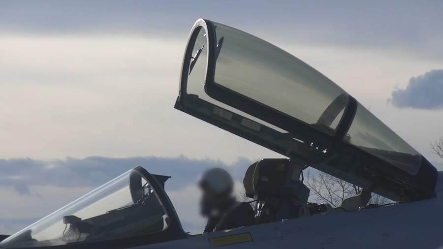 Su-35S fighter jets provided cover for air crews of the All-Union Air ...
