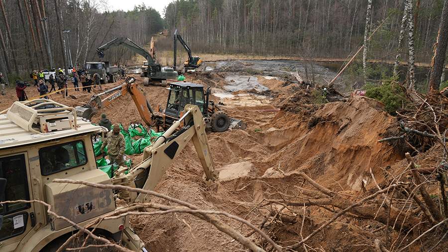 World news: an armored car of the missing American military was pulled ...