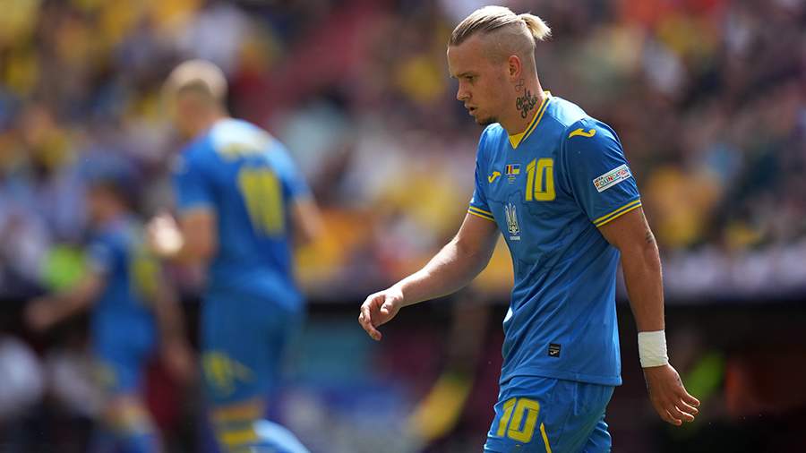 The media reported on the temporary suspension of Ukrainian football ...