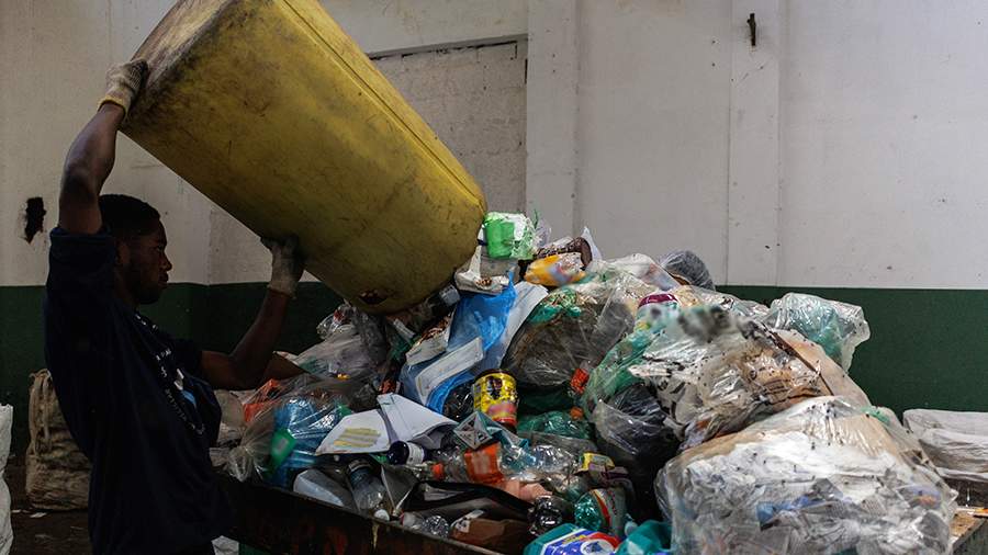 World news: The European Union will sue France over waste sorting rules