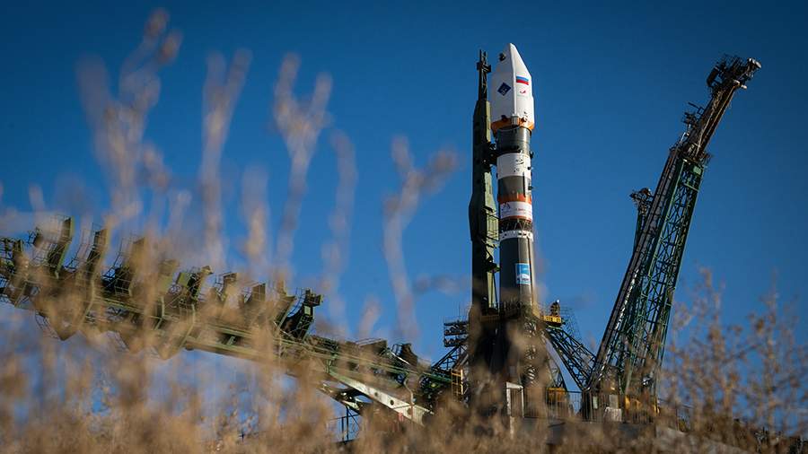 In honor of the tenth anniversary of the WEF, a rocket with the symbols ...