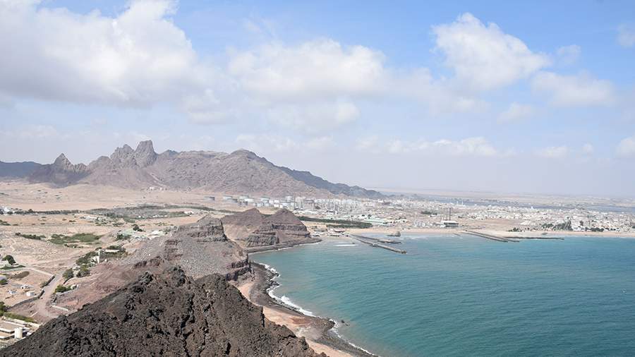 Dutch cargo ship Minervagracht caught fire after Yemen attack | Известия