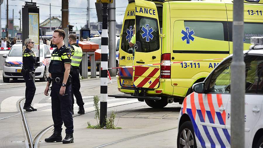 Dutch police shot dead a teenager in front of children | Известия