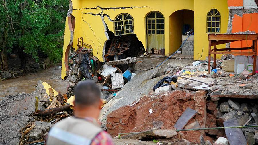 The death toll from flooding in Mexico has risen to 44 people. | World ...