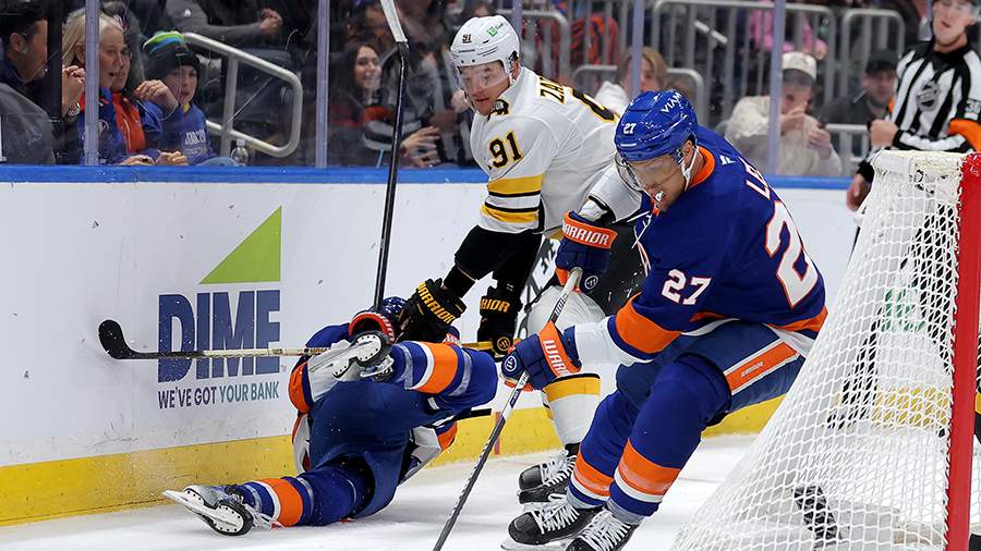 Russian defender of "Boston" Zadorov got into a fight in an NHL match ...