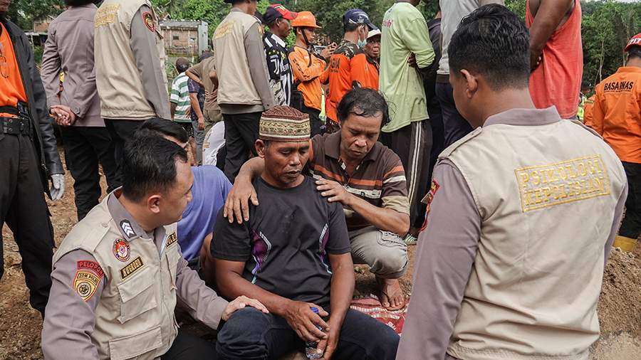 A landslide in Indonesia killed 11 people. | World News | Izvestia | 15 ...