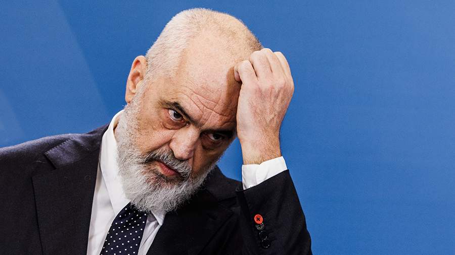 The Prime Minister of Albania clutched his head during Zelensky's ...