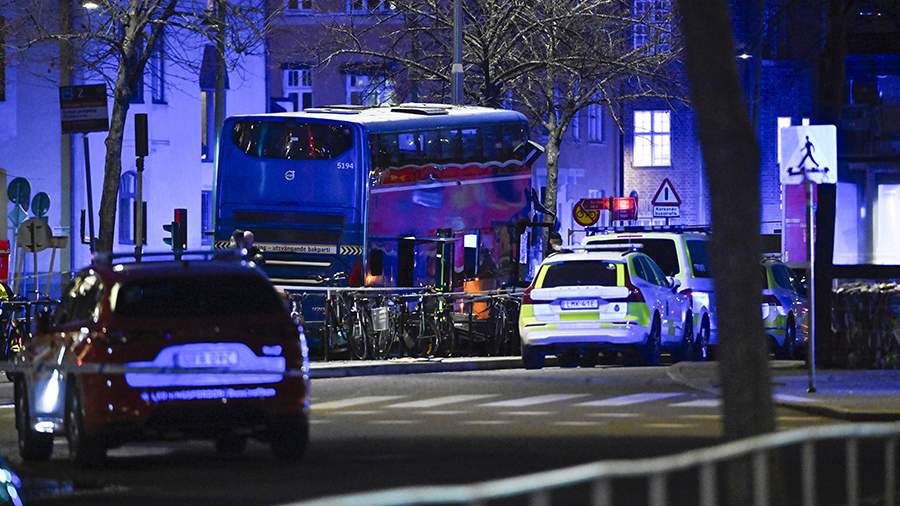 Several people died when a bus hit a bus stop in central Stockholm ...