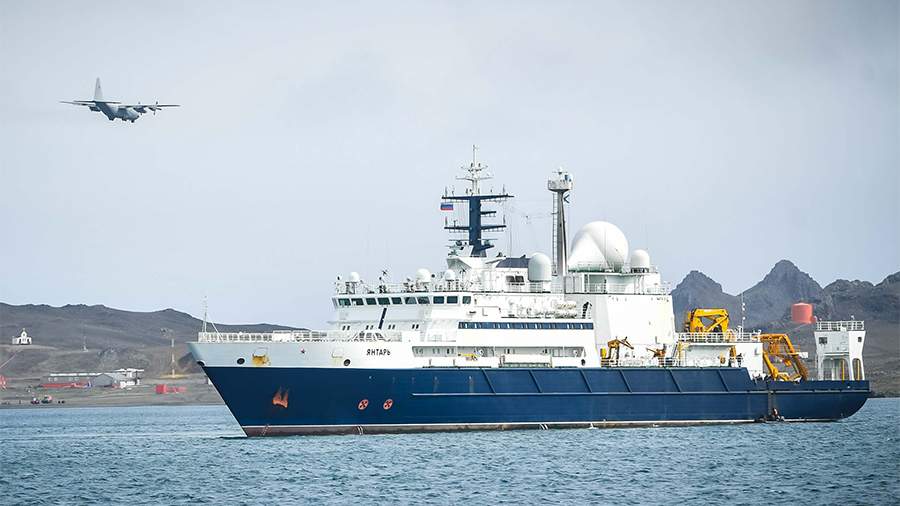 The British Armed Forces announced the tracking of the Russian vessel ...