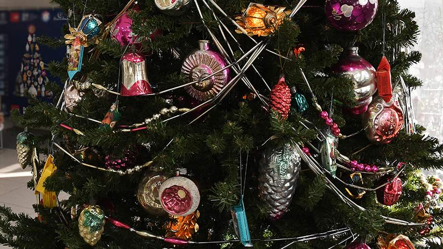 Demand for Christmas Tree toys with Soviet cartoon characters has grown ...