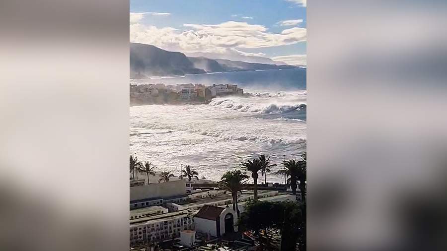 Three people died in the Spanish resort of Tenerife due to heavy surf ...
