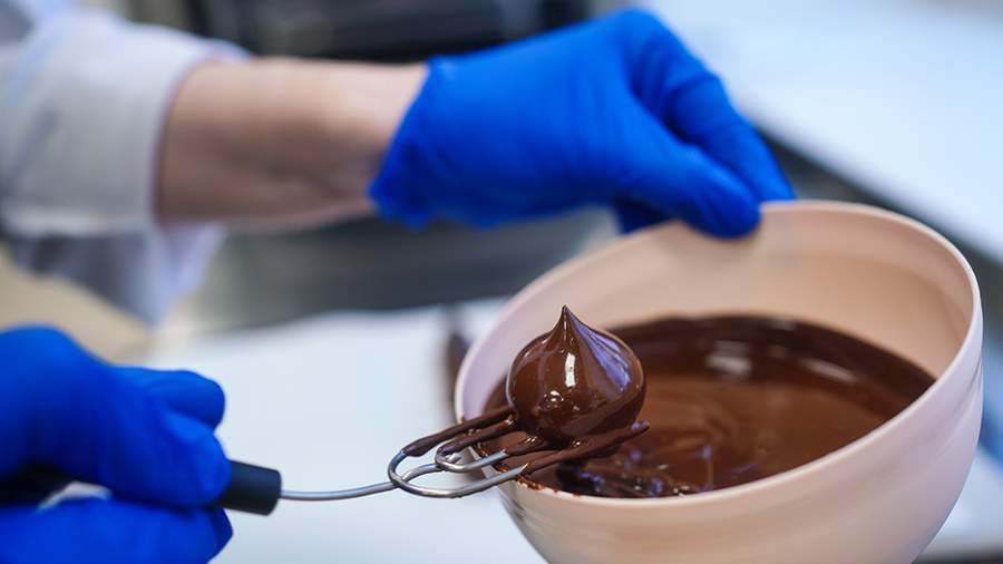 Researchers have reported on the effects of chocolate on the brain and ...