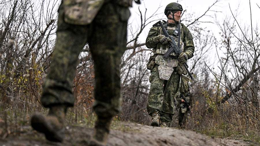 Second Lieutenant Aslamin suppressed machine-gun fire and manpower of ...