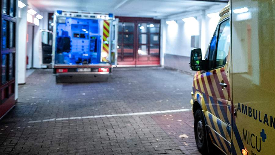 In Utrecht, a man was injured in two explosions in the city center ...