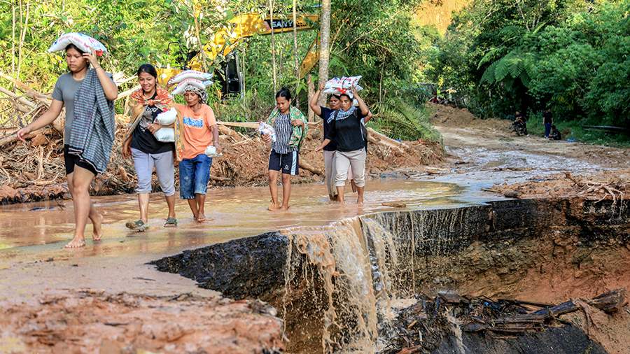 At least 14 people died in Indonesia as a result of flooding | World ...
