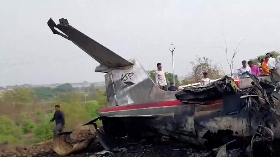 Five people died in a plane crash in India | World News | Izvestia | 28 ...