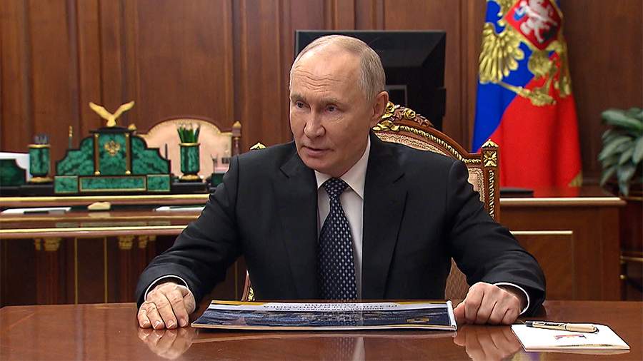 Putin discussed the development of the region with the Governor of the ...