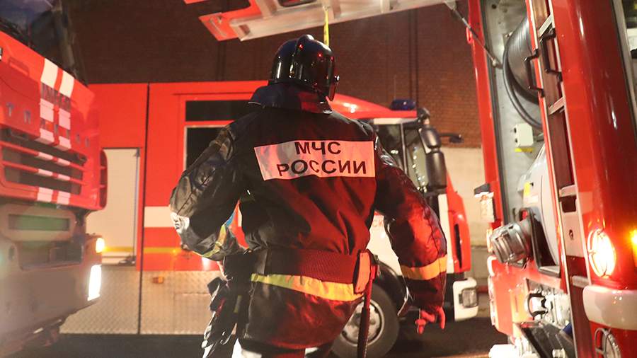 A fire broke out in the port of Tuapse after a night UAV attack | News ...
