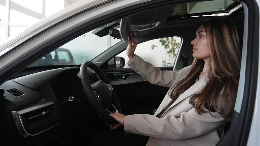 Stocks of new passenger cars decreased in Russia | Auto News | Izvestia ...
