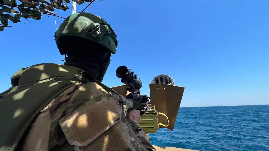 Армия России поразила украинский БЭК в Черном море ударом «Герани ...