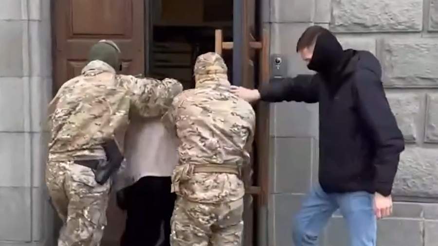 The FSB showed footage of the detention of a Sevastopol resident who ...