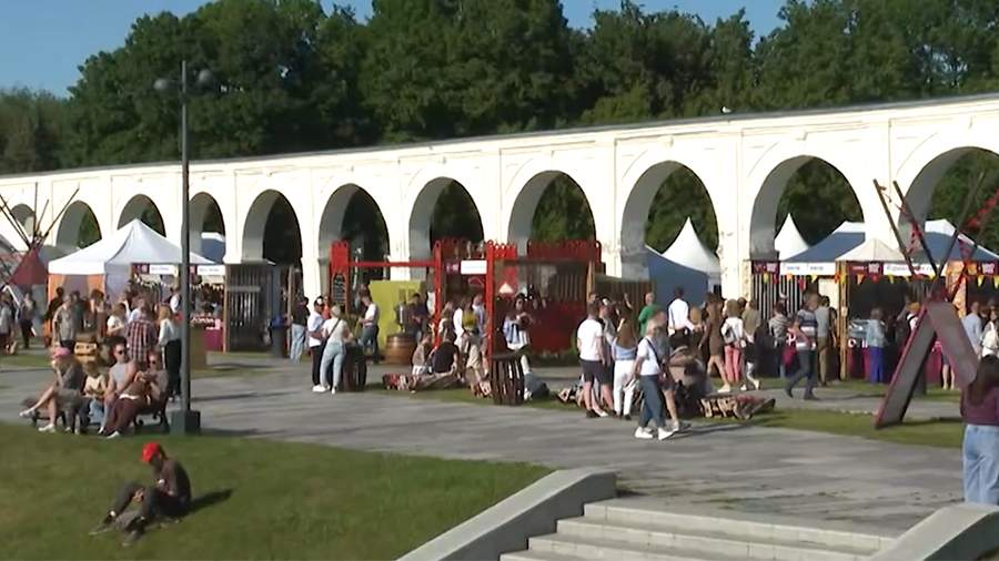 The Russian wine festival "Vinograd" began in Veliky Novgorod | Society ...