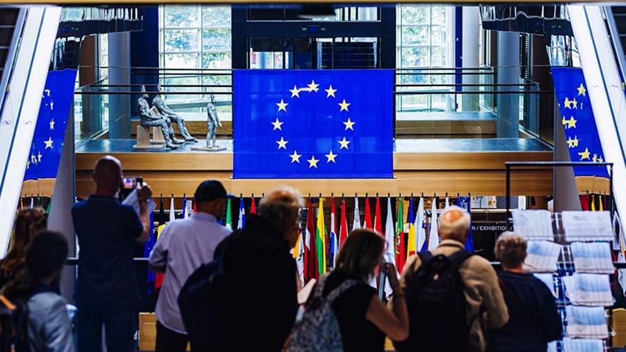 Bloomberg reported on the EU's intention to reduce military resources ...