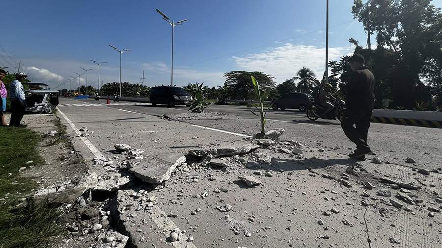 In the Philippines, an earthquake killed one person and injured several ...