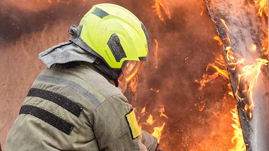 A fire at an oil depot in the Krasnodar Territory covered 5 thousand ...