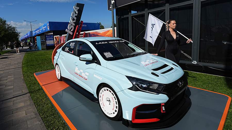 Гоночный автомобиль Lada Iskra TMS представлен на ПМЭФ АвтоВАЗом