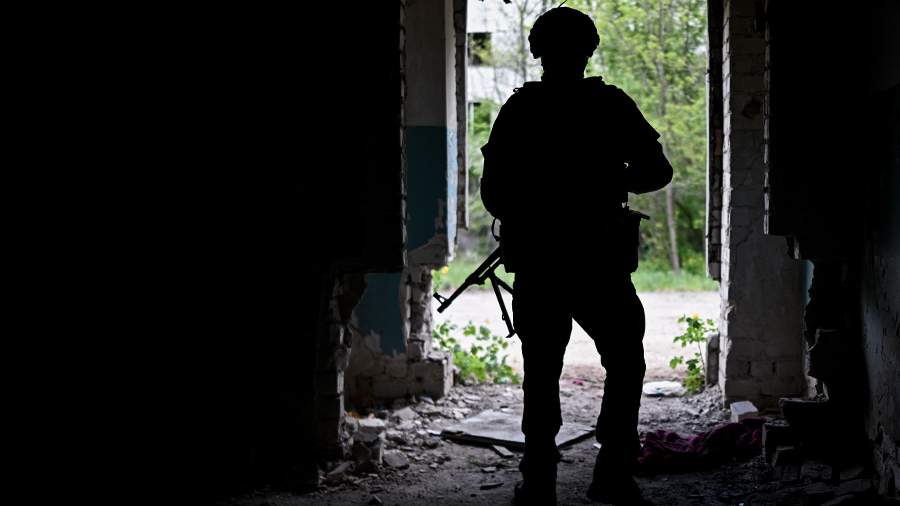 Sergeant Golikov evacuated the wounded soldiers and shot down an APU ...