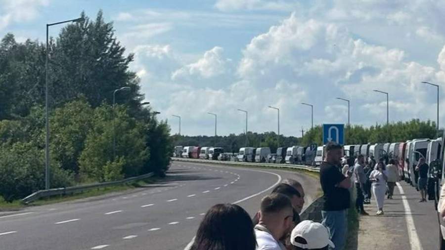 Hundreds of cars and buses have accumulated at the checkpoint in the ...