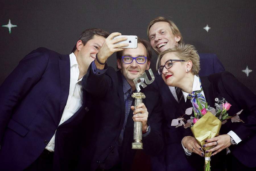 Iz.ru получил Премию Рунета | Фотогалереи | Известия
